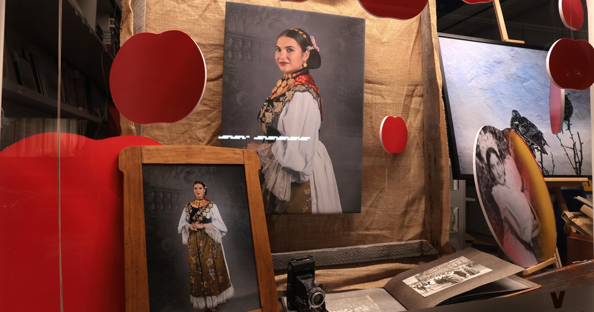 Znate li tko je autor naslovne fotografije jubilarnih 60. Vinkovačkih ...