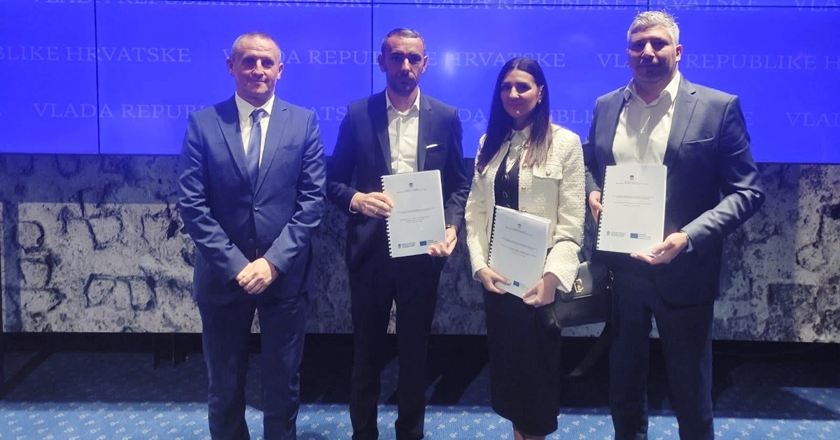 ŽUPANIJI Uručeni ugovori u vrijednosti većoj od 12 milijuna eura ...